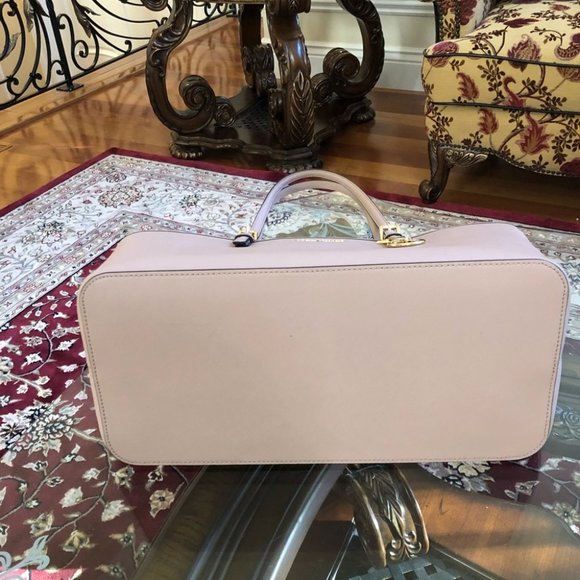 Michael Kors | Bags | Authentic Michael Kors Large Mf Tote Handbag ...